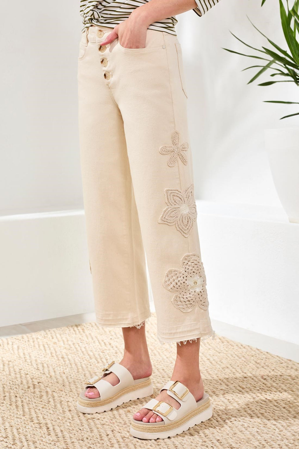 Audrey Button-Fly Wide Crop Jeans With Floral Detail-Ecru – Tribal® Fashion